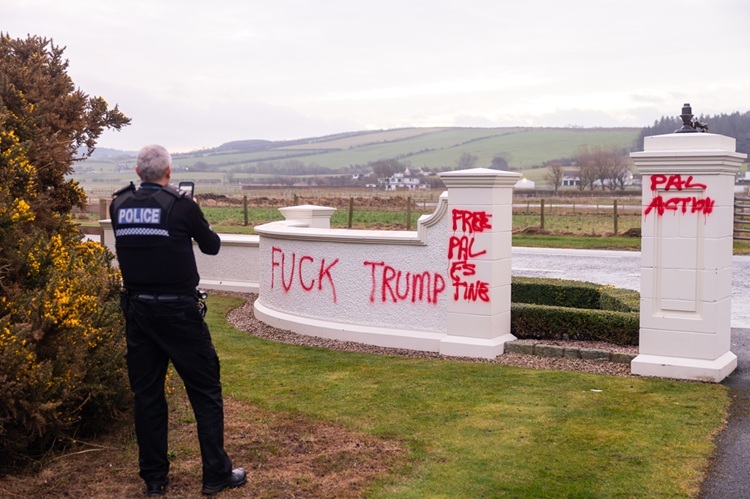 Trump Turnberry resort vandalised by protestors - News